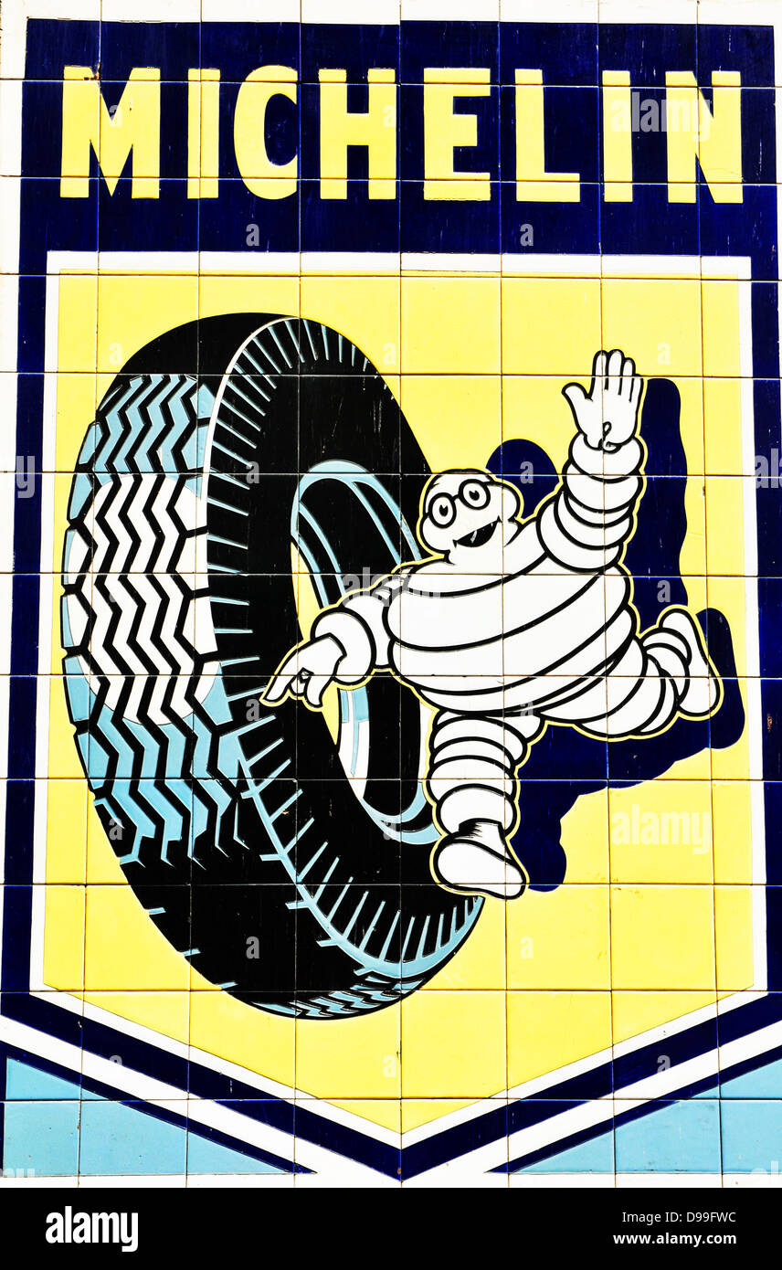 Michelin reifen logo -Fotos und -Bildmaterial in hoher Auflösung – Alamy
