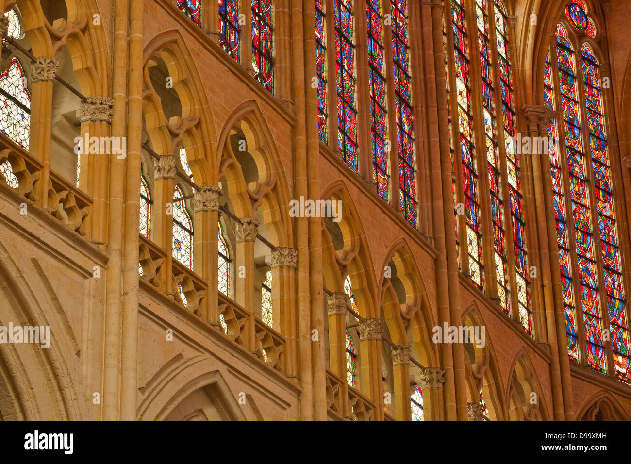 Cathedral stained glass windows -Fotos und -Bildmaterial in hoher Auflösung – Alamy