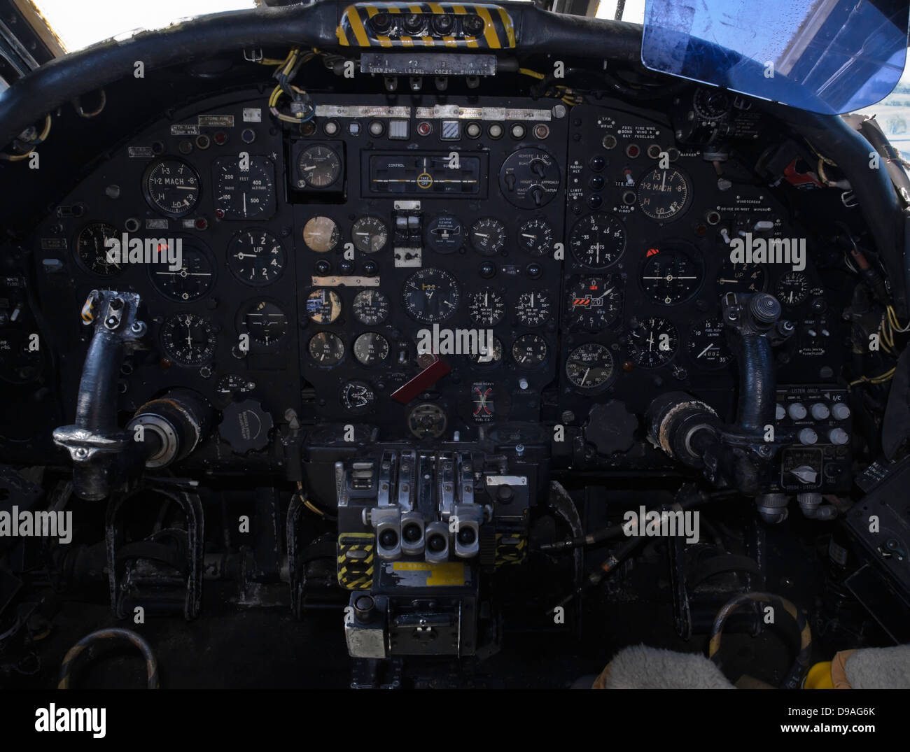 Navigator cockpit -Fotos und -Bildmaterial in hoher Auflösung – Alamy