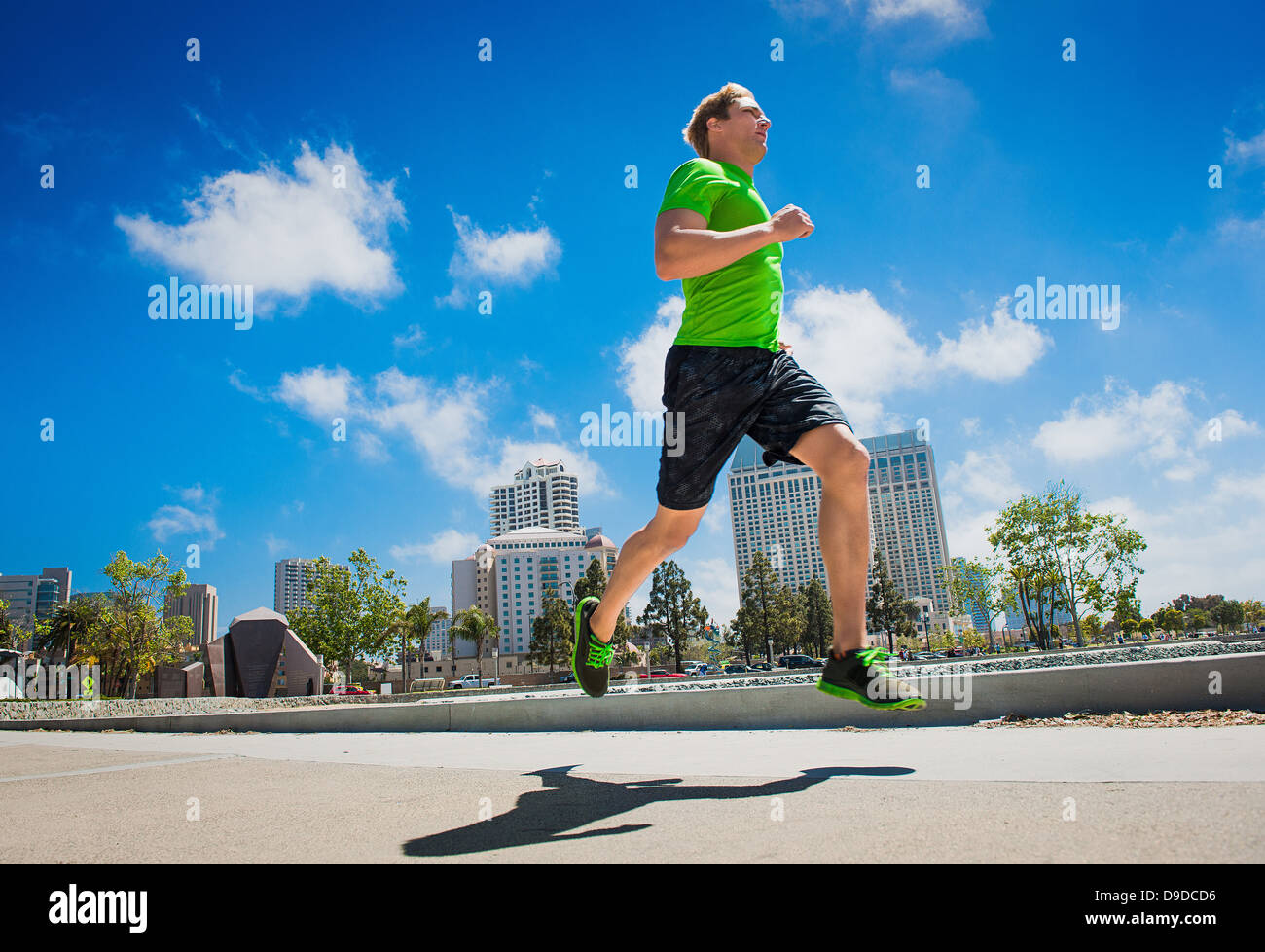 Bidon joggen -Fotos und -Bildmaterial in hoher Auflösung – Alamy