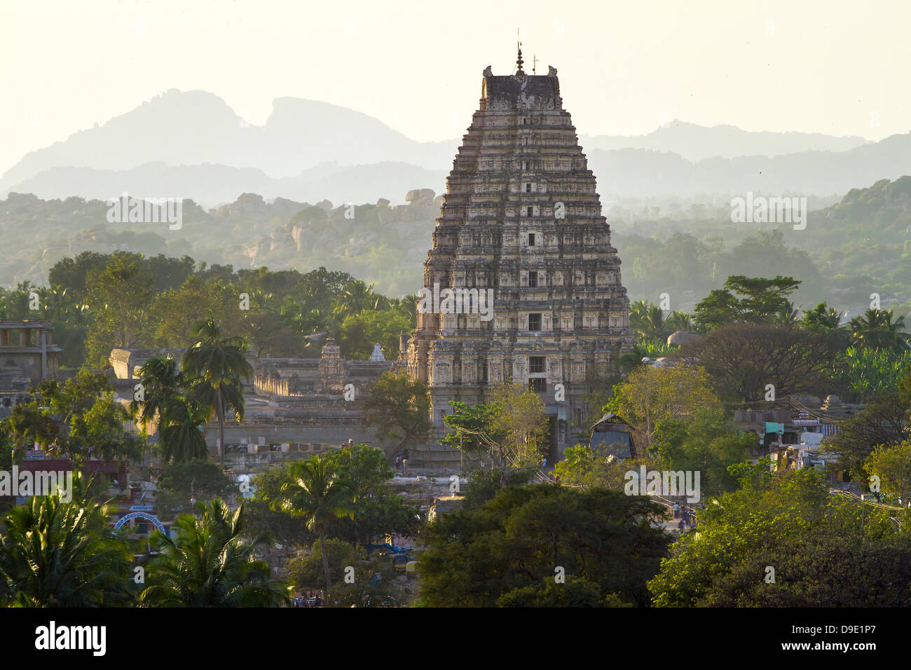 Tempel im dschungel indien -Fotos und -Bildmaterial in hoher Auflösung ...