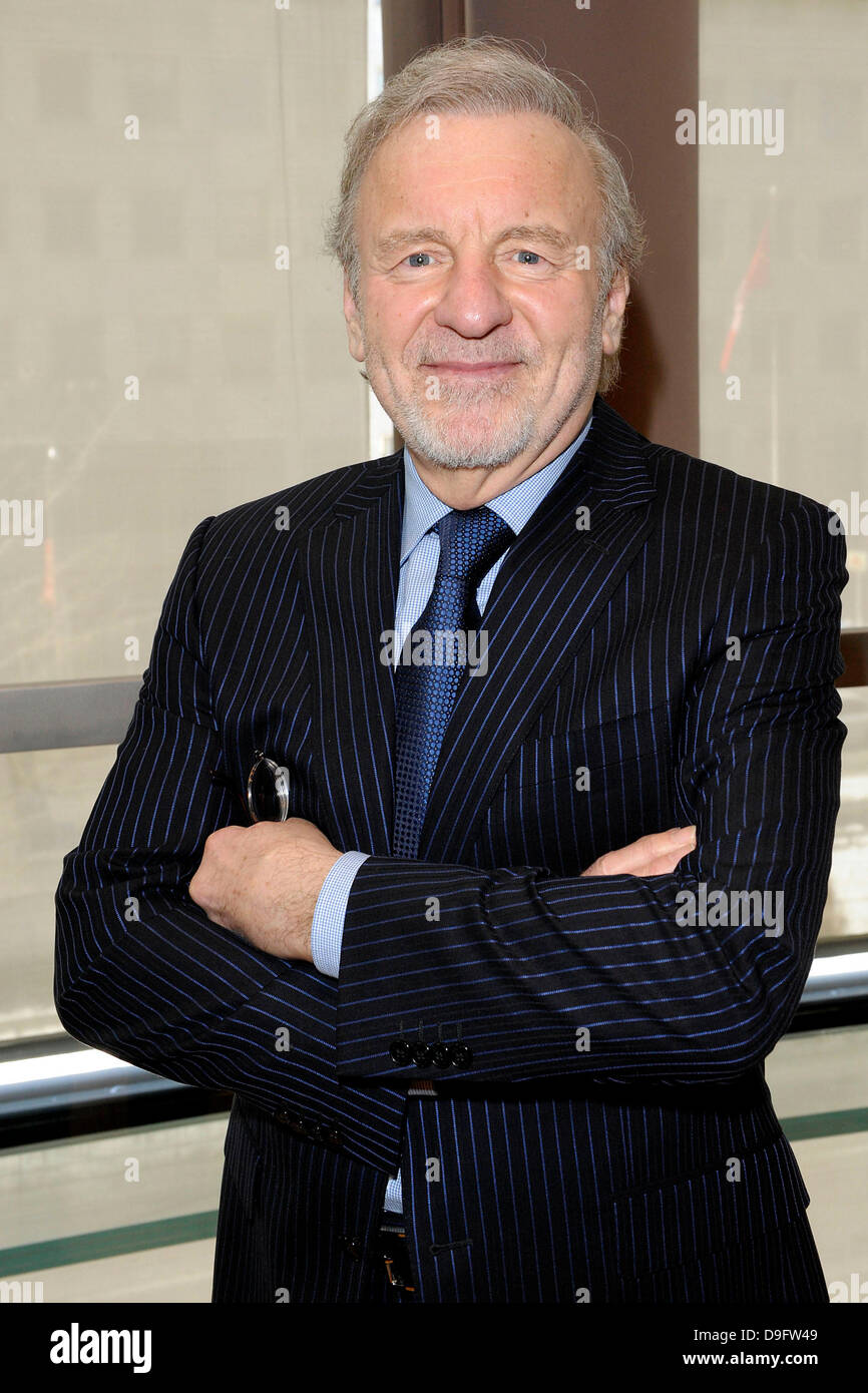 Colm wilkinson -Fotos und -Bildmaterial in hoher Auflösung – Alamy