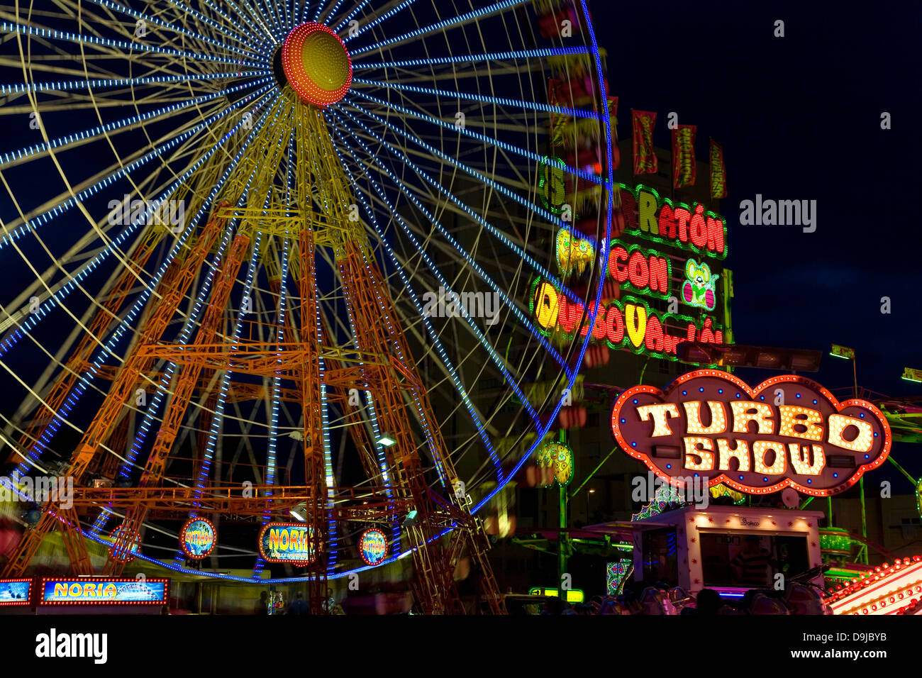 Kirmes kirmes attraktion attraktionen unterhaltung -Fotos und -Bildmaterial in hoher Auflösung ...