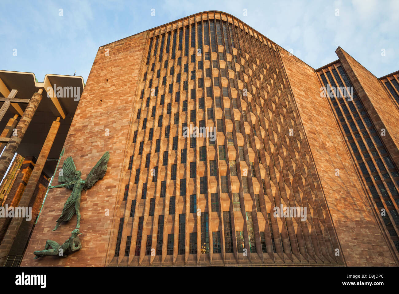 Nuova cattedrale di coventry -Fotos und -Bildmaterial in hoher ...