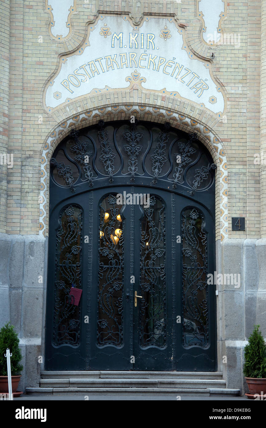 Eingang zum Post Office Savings Bank Building, Budapest Ungarn ...