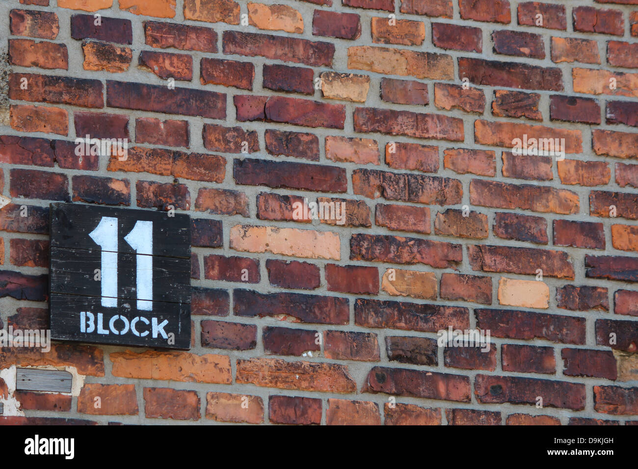 Eine der Wände des Blocks 11 im staatlichen Museum Auschwitz-Birkenau ...