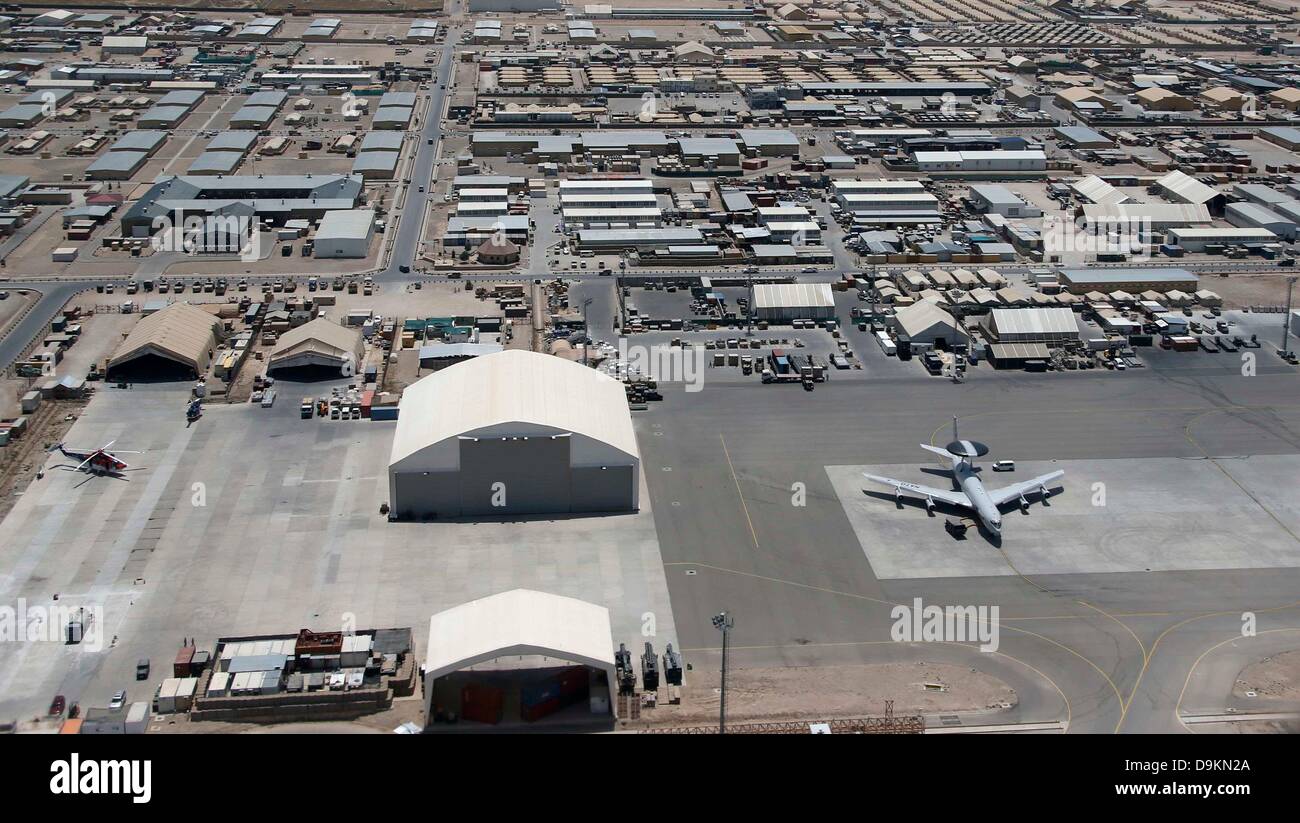 Eine Luftaufnahme zeigt die International Security Assistance Force ...