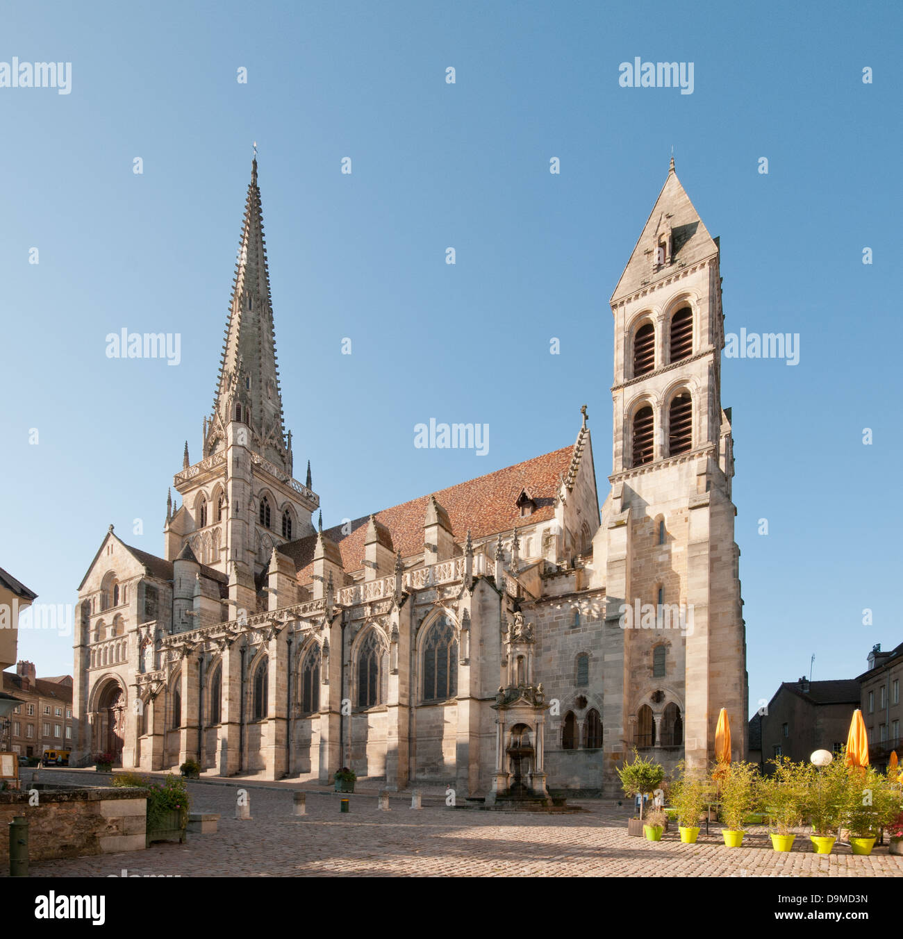 Saint Nazaire Kathedrale Autun Burgund Frankreich mit gotischen Turm ...