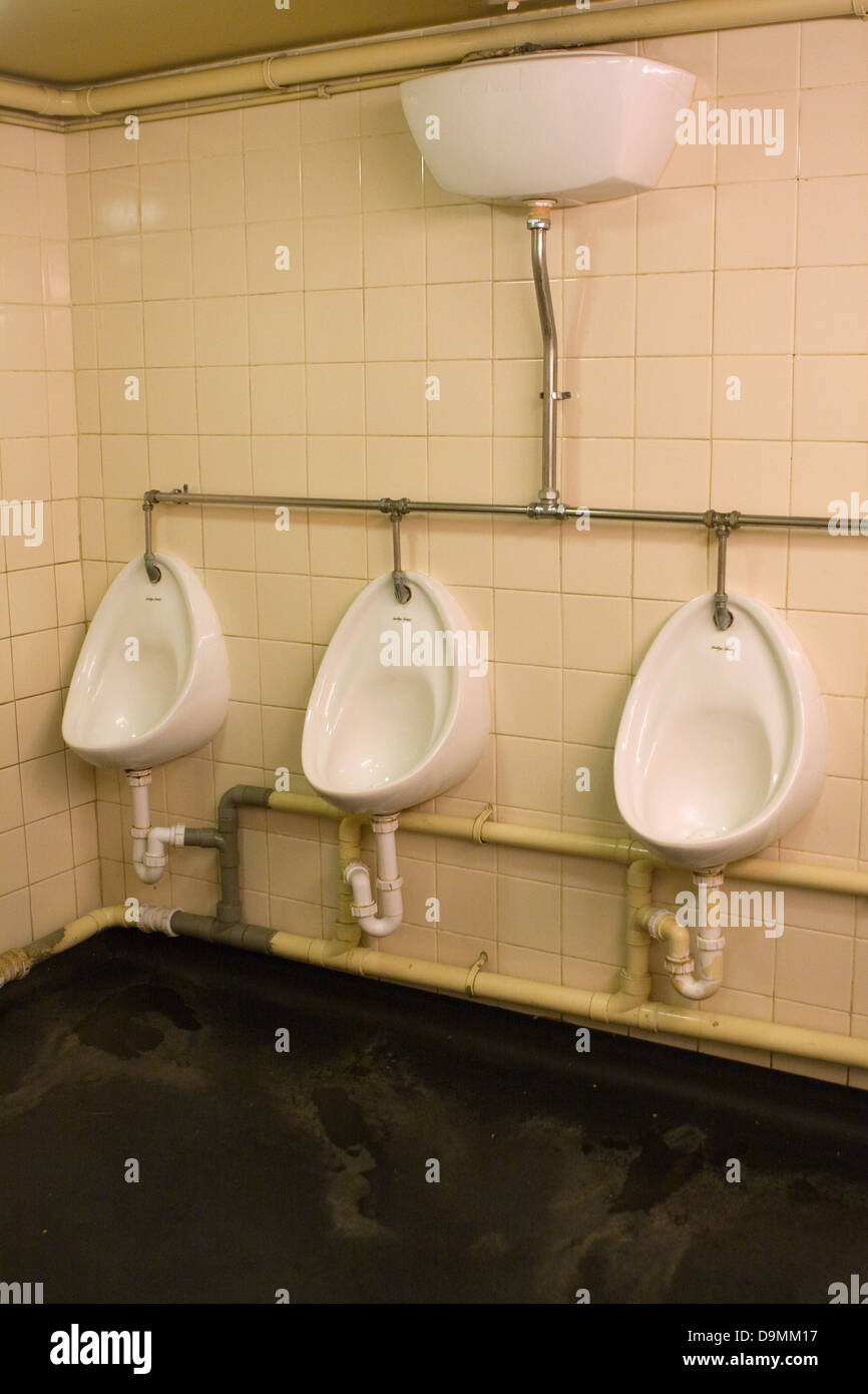 Mens Urinal Stockfotos und -bilder Kaufen - Alamy
