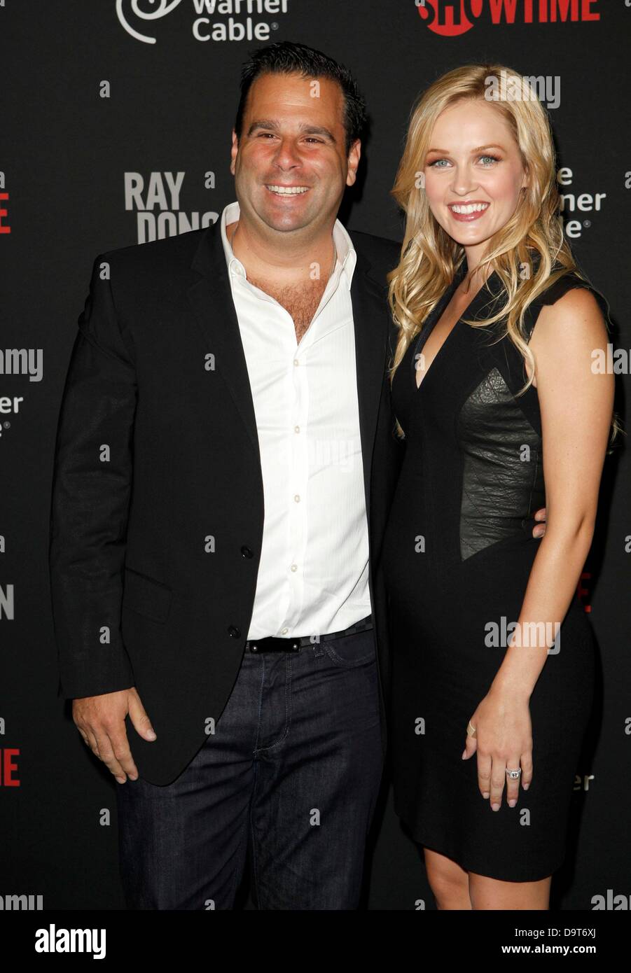 Randall Emmett, Ambyr Childers im Ankunftsbereich für RAY DONOVAN Serie ...