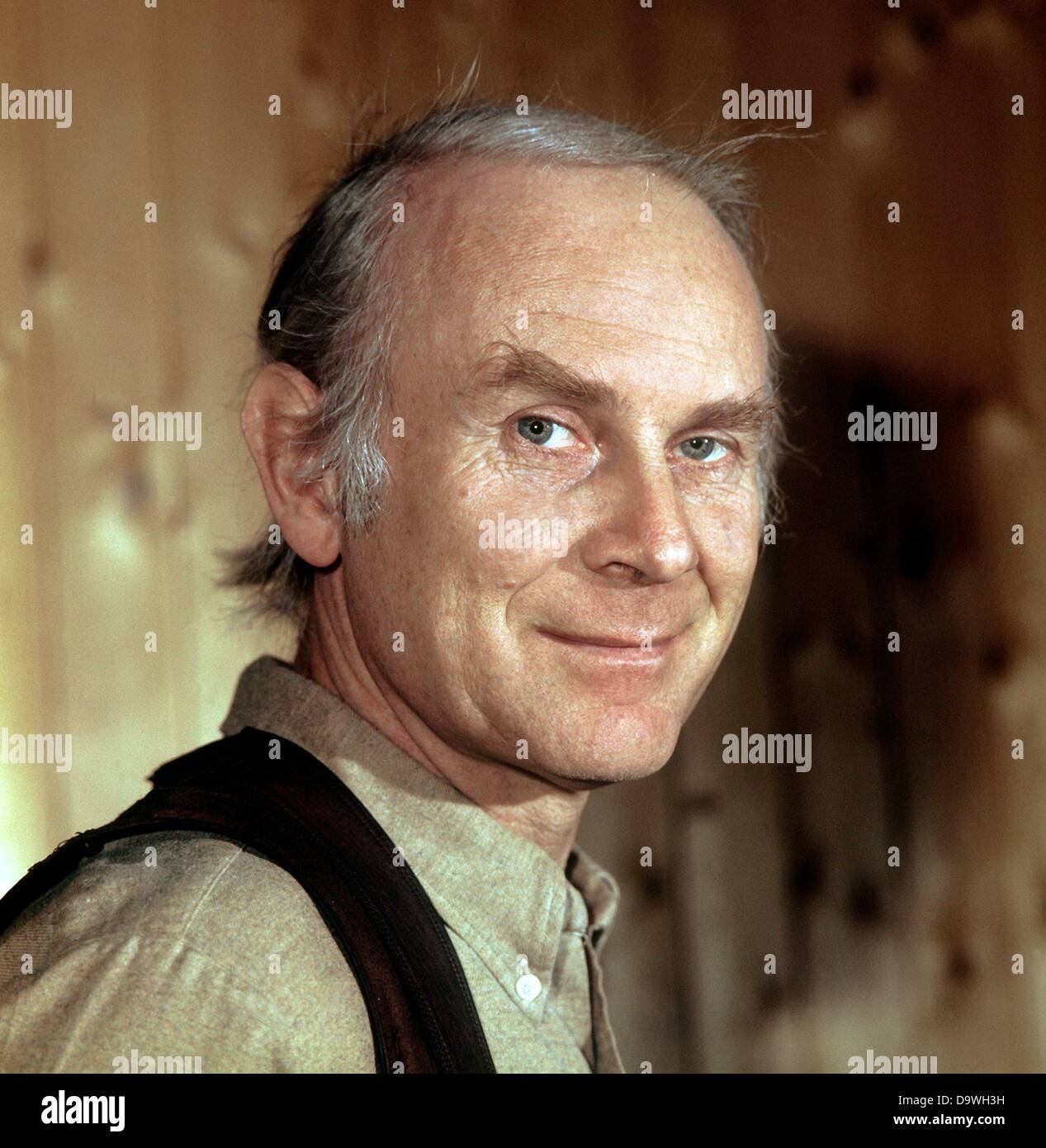 Karikaturist, Autor, Regisseur und Schauspieler Loriot, mit ...