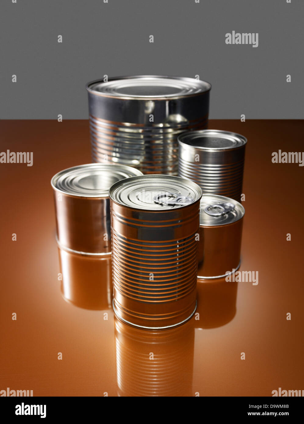 Food cans -Fotos und -Bildmaterial in hoher Auflösung – Alamy
