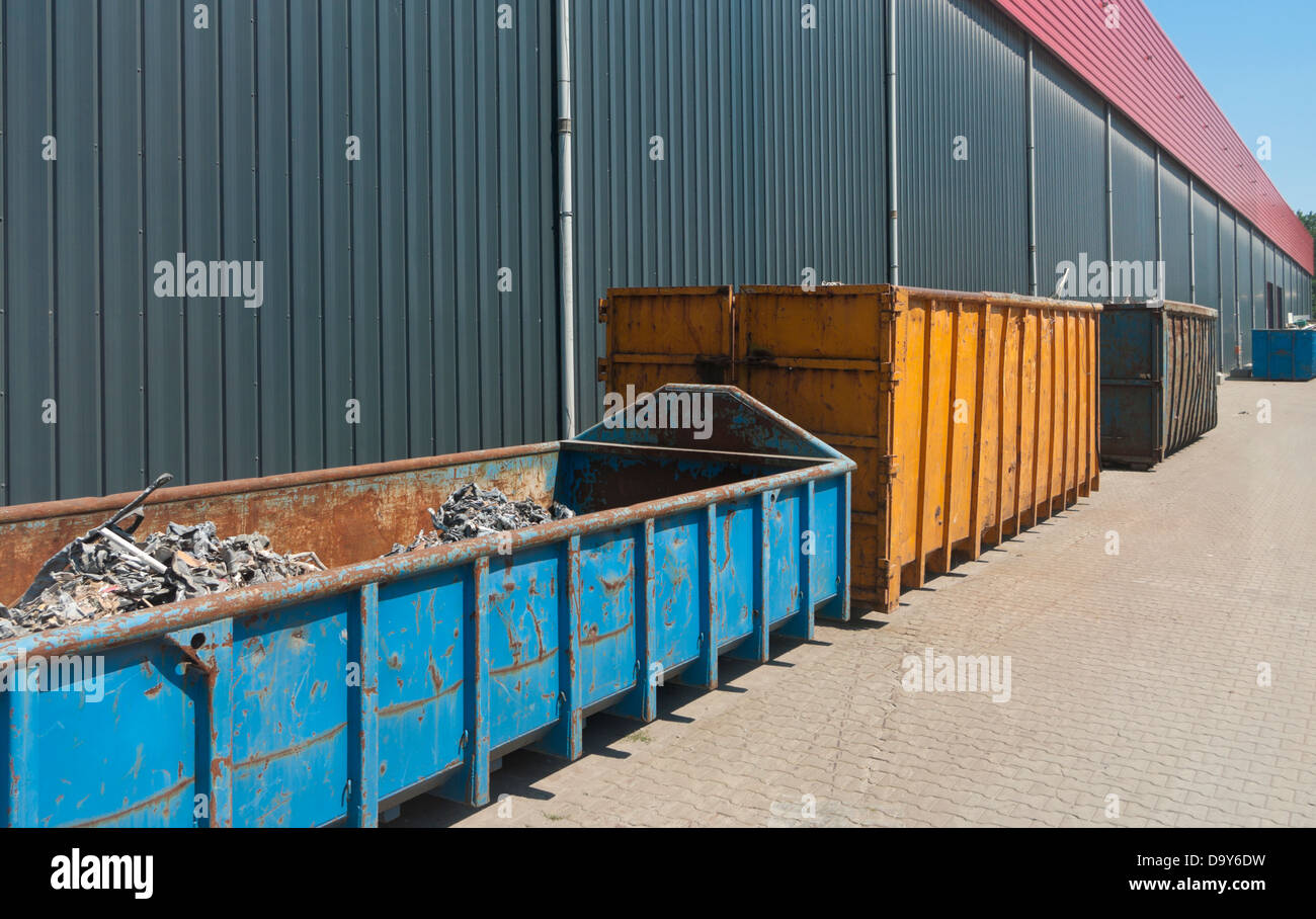 Waste container -Fotos und -Bildmaterial in hoher Auflösung – Alamy