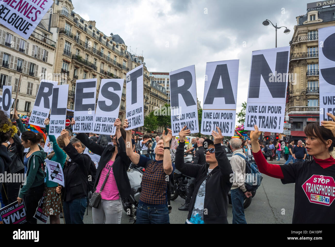 The annual gay pride parade -Fotos und -Bildmaterial in hoher Auflösung ...