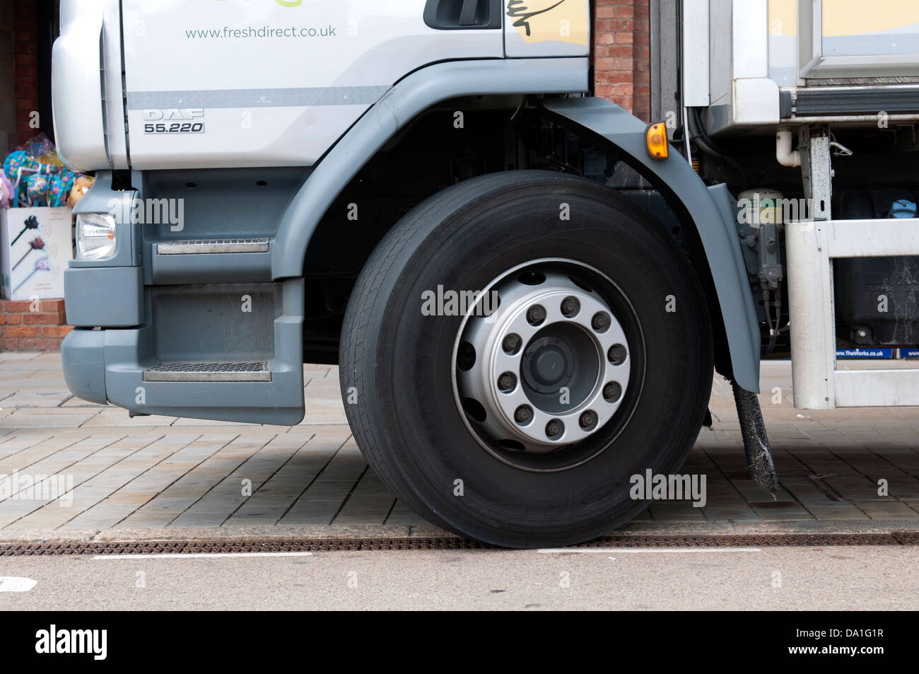 Vordere lkw räder -Fotos und -Bildmaterial in hoher Auflösung – Alamy