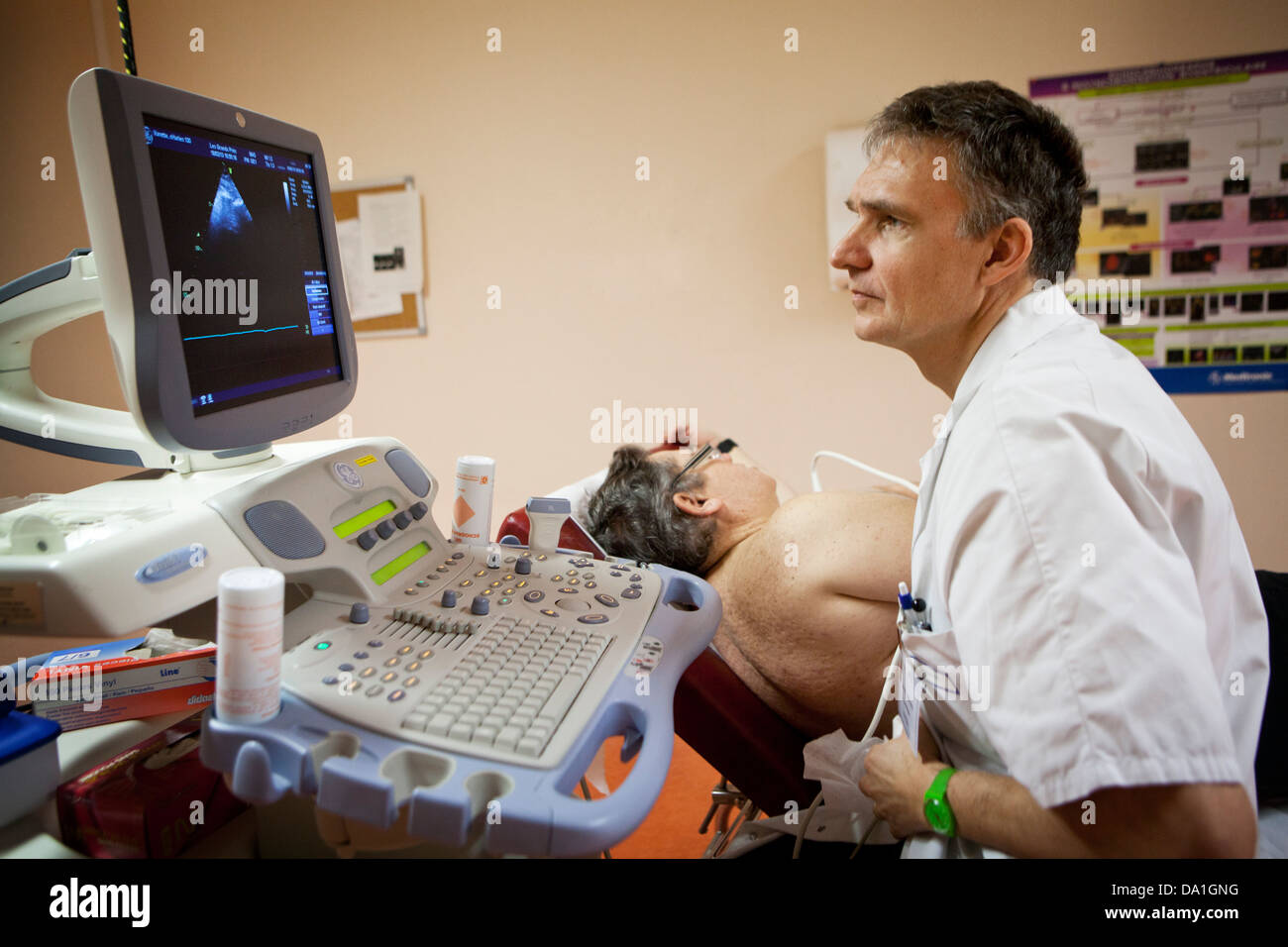 Ultrasound heart -Fotos und -Bildmaterial in hoher Auflösung – Alamy