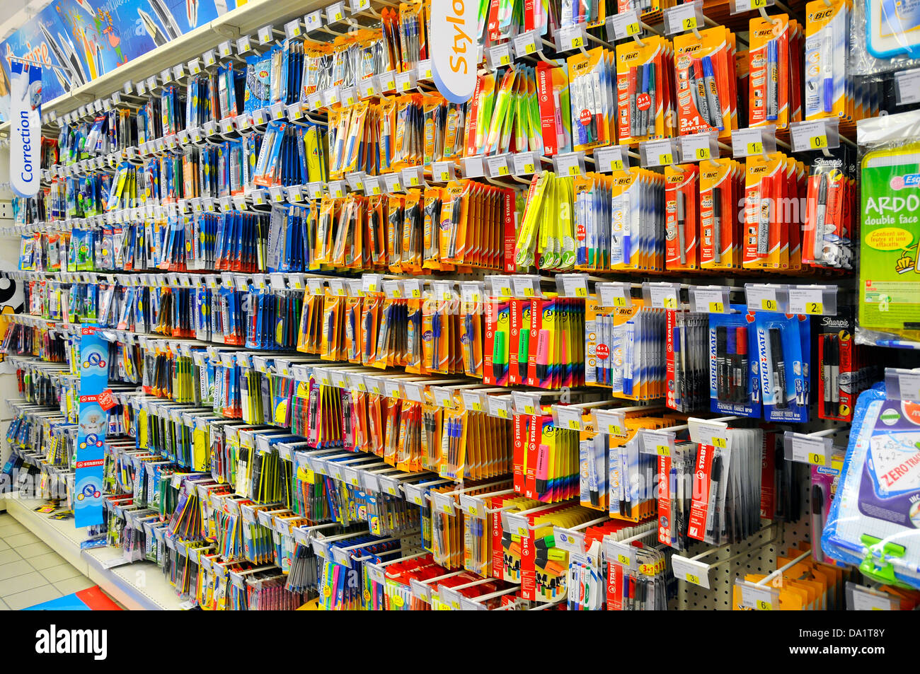 School supply -Fotos und -Bildmaterial in hoher Auflösung – Alamy