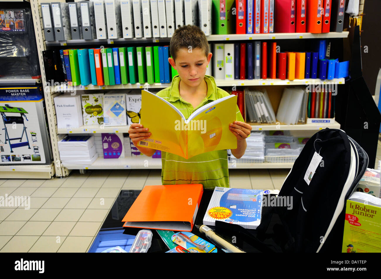 School supply -Fotos und -Bildmaterial in hoher Auflösung – Alamy