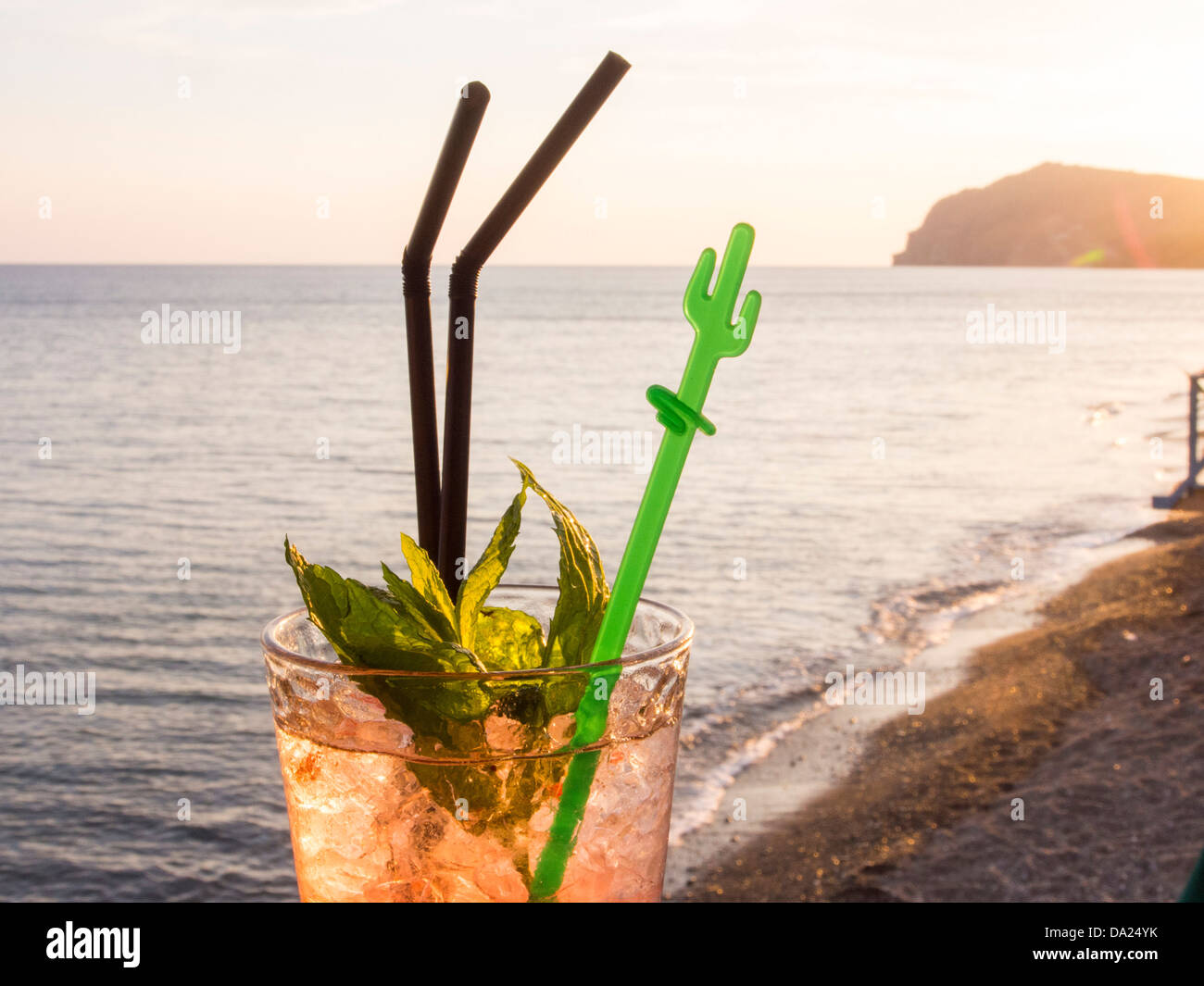 Strandbar in griechenland -Fotos und -Bildmaterial in hoher Auflösung ...