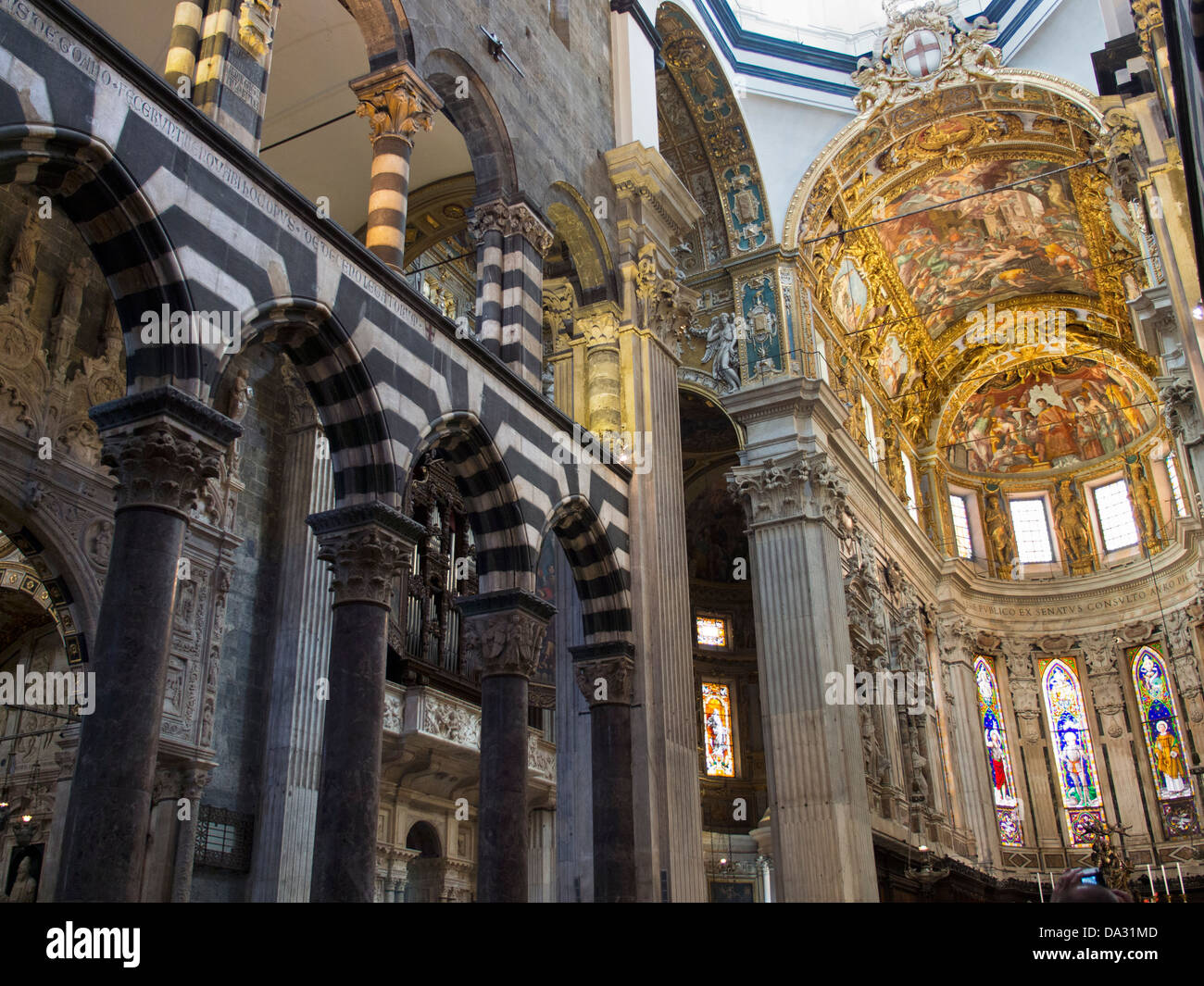 Innenraum Der Kathedrale Von San Lorenzo Stockfotos und -bilder Kaufen - Alamy
