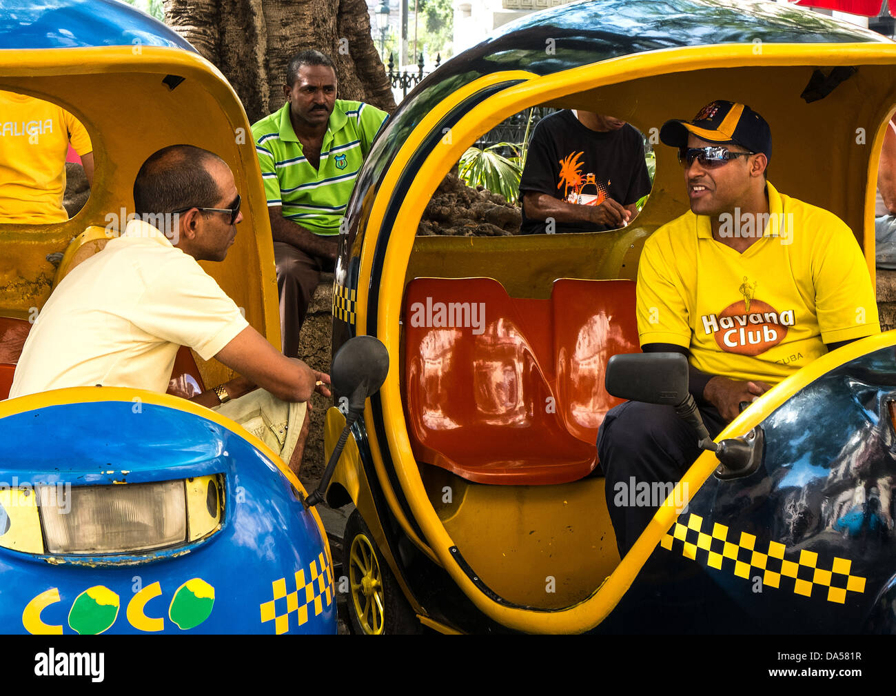 Coco taxi kuba -Fotos und -Bildmaterial in hoher Auflösung – Alamy