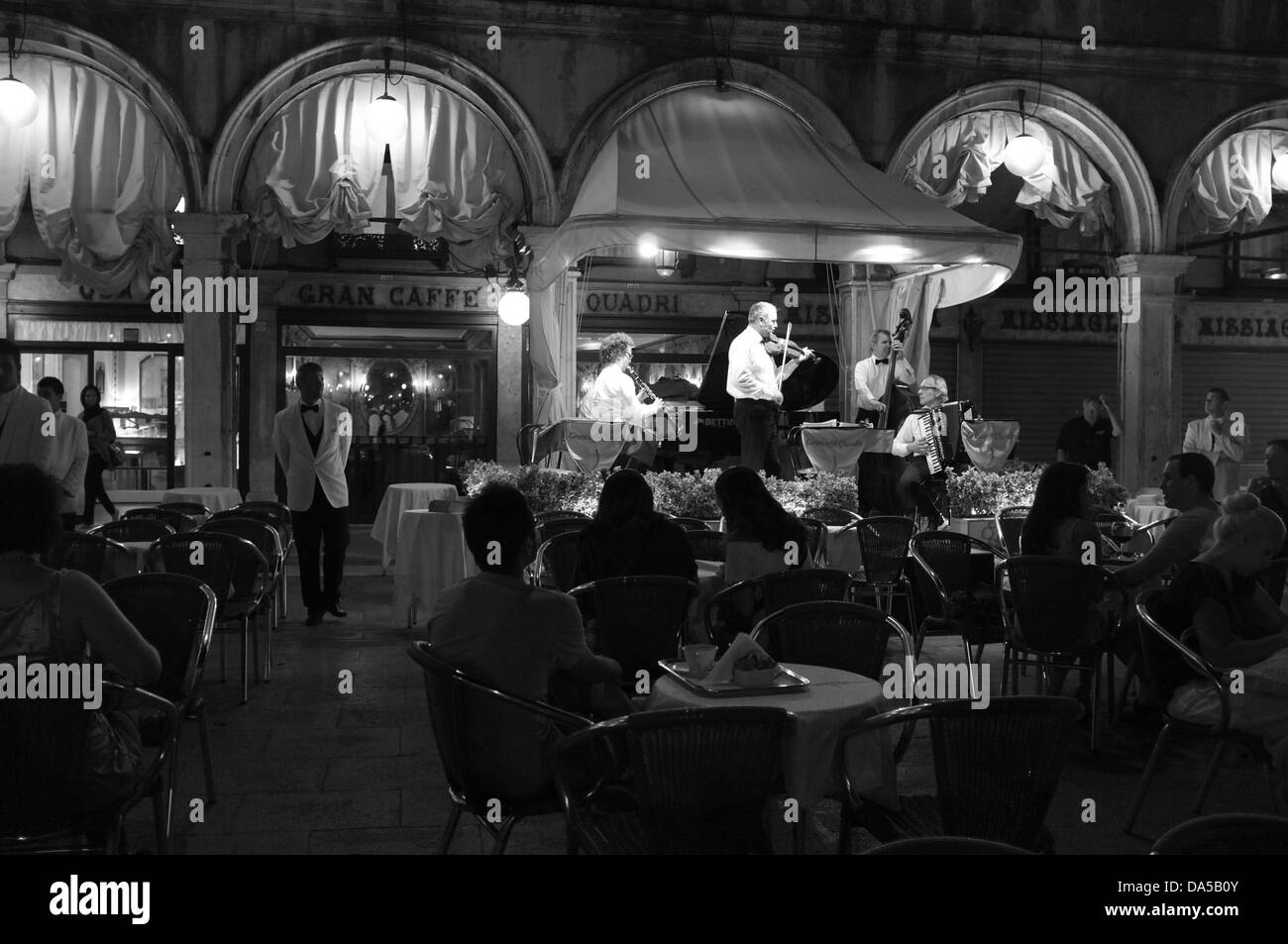 Gran caffe quadri -Fotos und -Bildmaterial in hoher Auflösung – Alamy