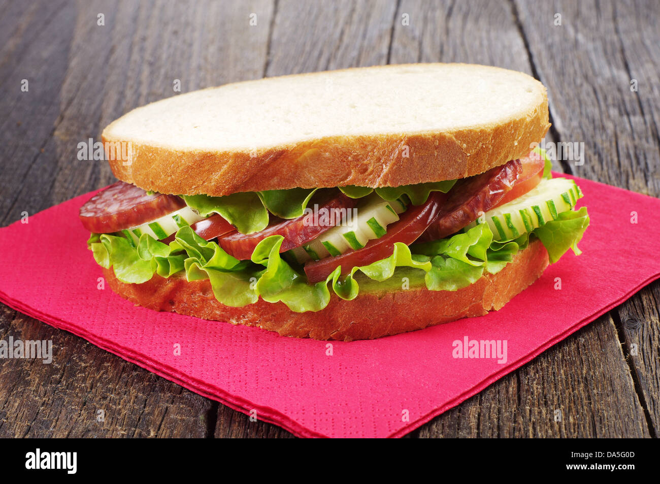 Schweinefleisch wurst sandwich -Fotos und -Bildmaterial in hoher ...