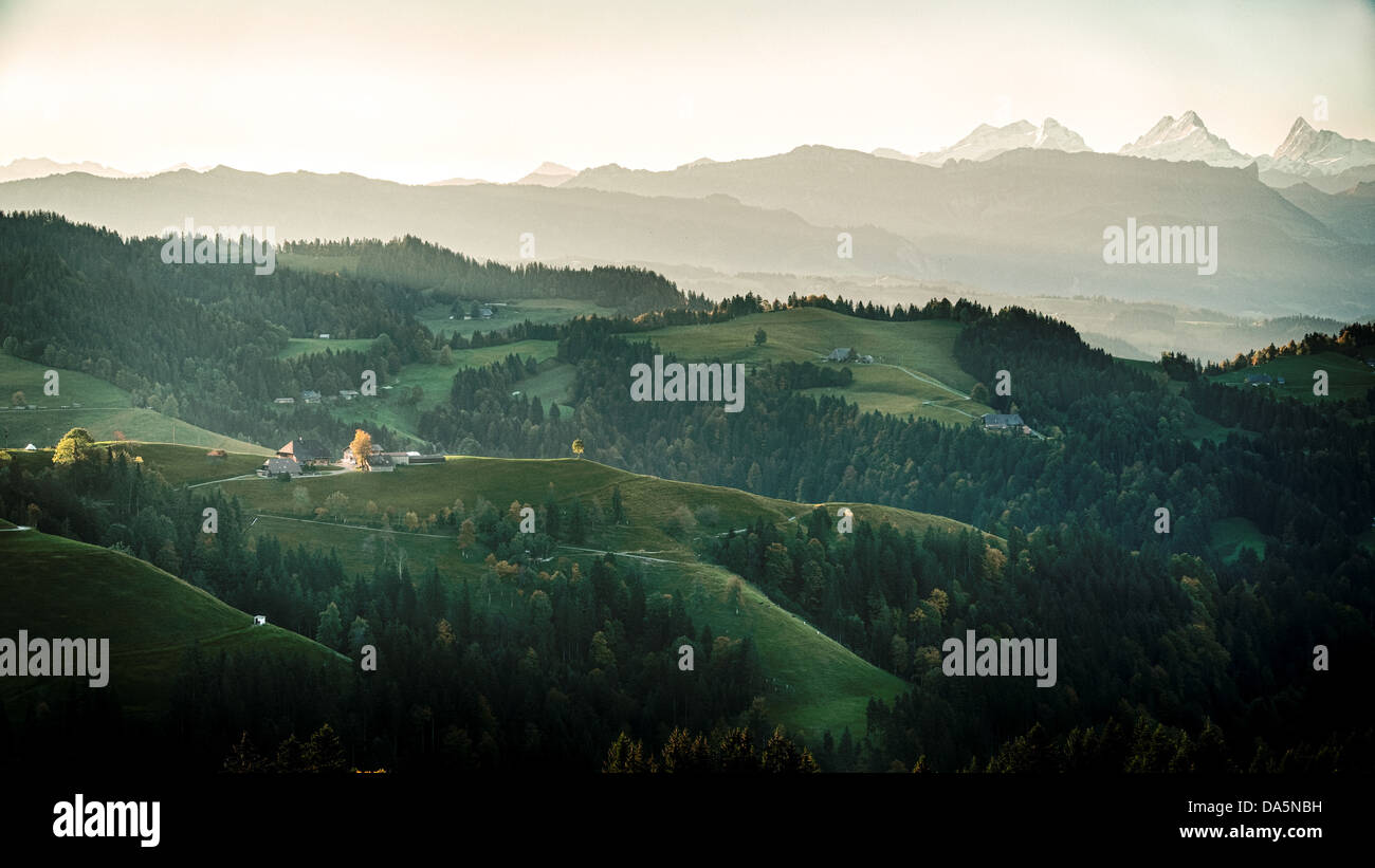 Berg vor Gericht, Berner Alpen, Emmental, Hof, Hof, Hügellandschaft ...