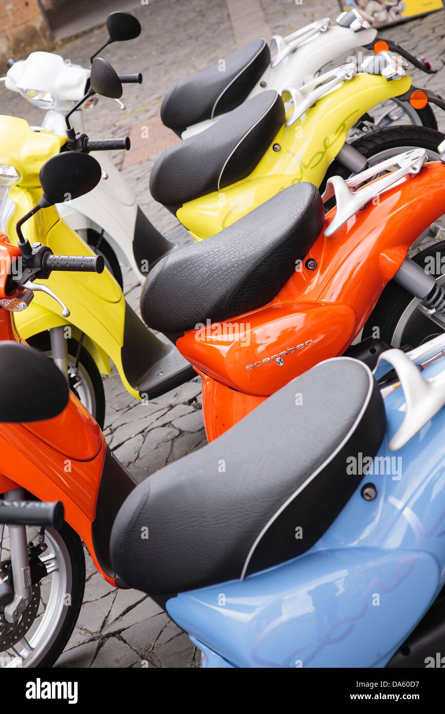 Vintage mopeds -Fotos und -Bildmaterial in hoher Auflösung – Alamy
