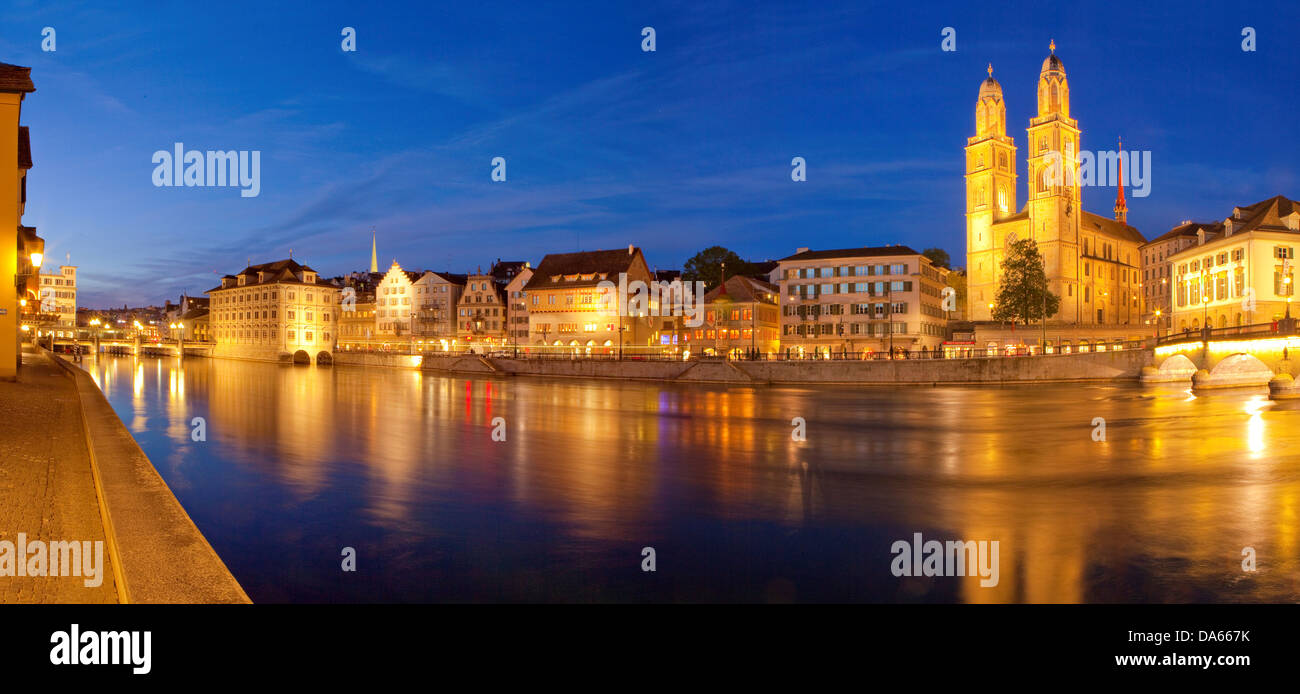Zurich grossmünster limmat river flow -Fotos und -Bildmaterial in hoher ...