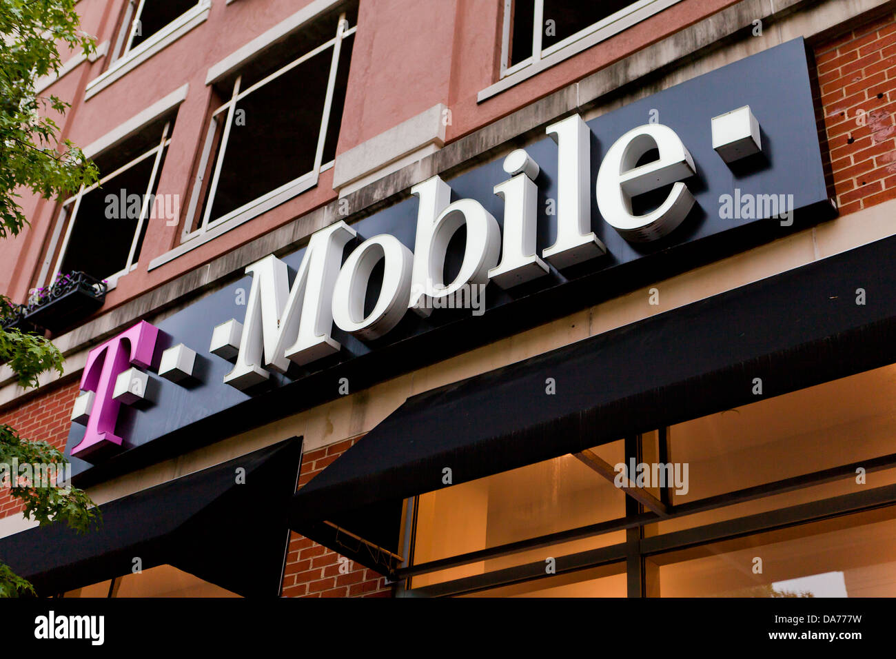 T mobiles zeichen -Fotos und -Bildmaterial in hoher Auflösung – Alamy