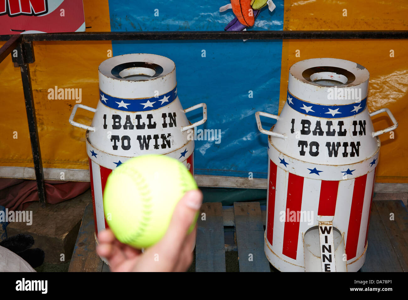 Carnival game ball -Fotos und -Bildmaterial in hoher Auflösung – Alamy