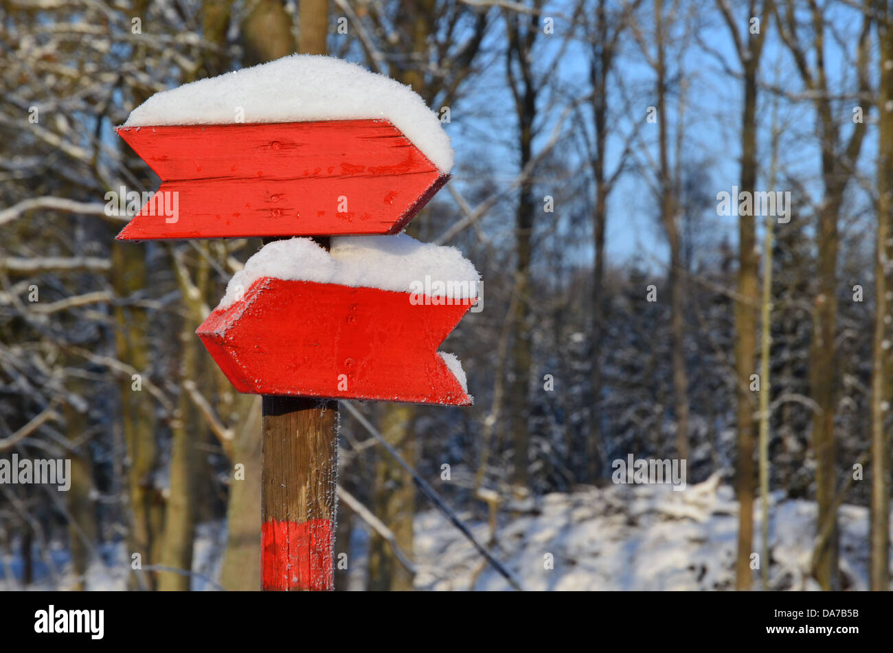 Pfeile weisen den weg -Fotos und -Bildmaterial in hoher Auflösung – Alamy