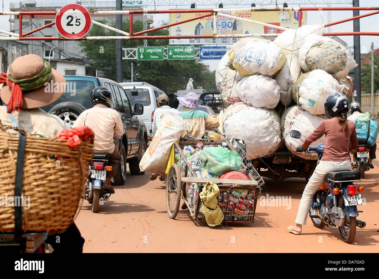 Transporting goods -Fotos und -Bildmaterial in hoher Auflösung – Alamy