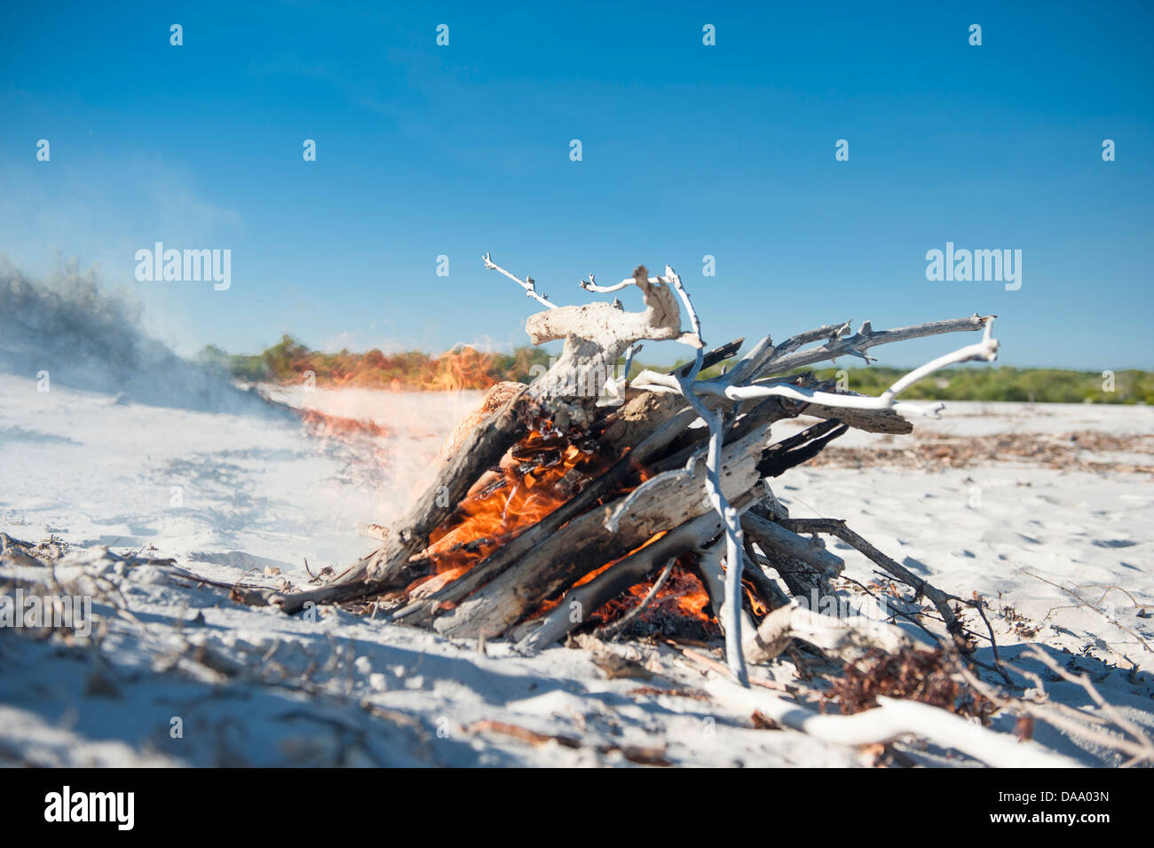 Bushfire in outback australia -Fotos und -Bildmaterial in hoher ...