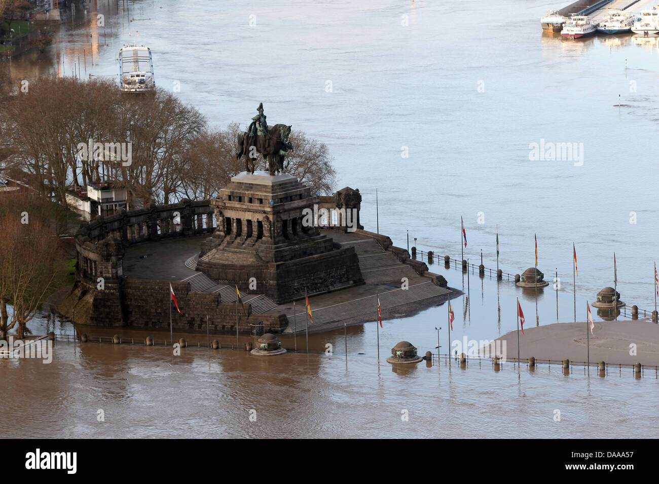 Hochwasser deutsches eck koblenz -Fotos und -Bildmaterial in hoher Auflösung – Alamy