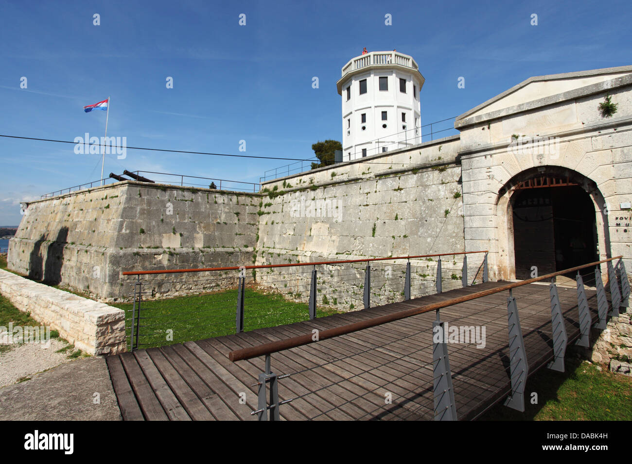 Die Festung von Pula, erbaut 1631 bis 1633, entworfen von französischen ...