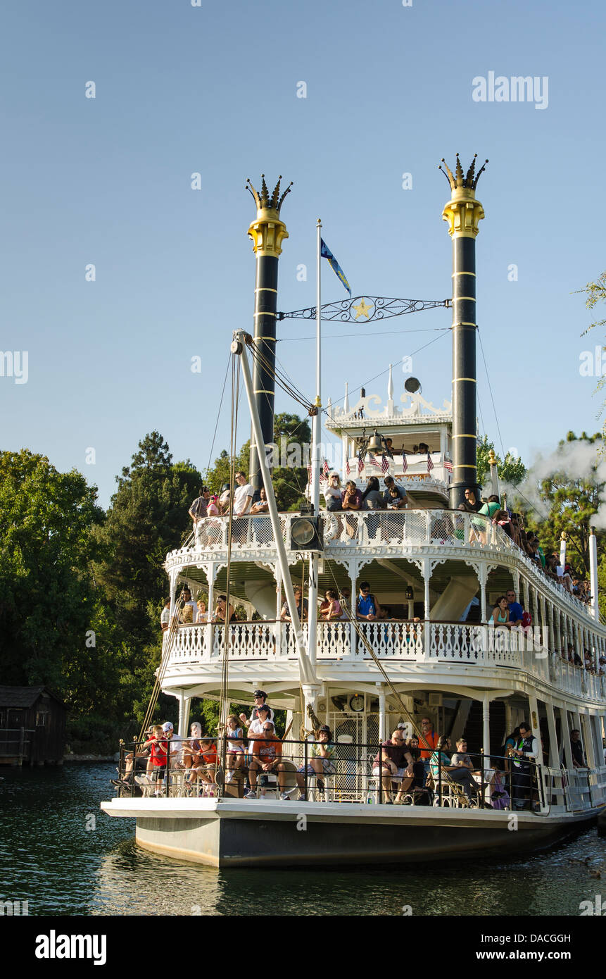 Frontierland riverboat -Fotos und -Bildmaterial in hoher Auflösung – Alamy