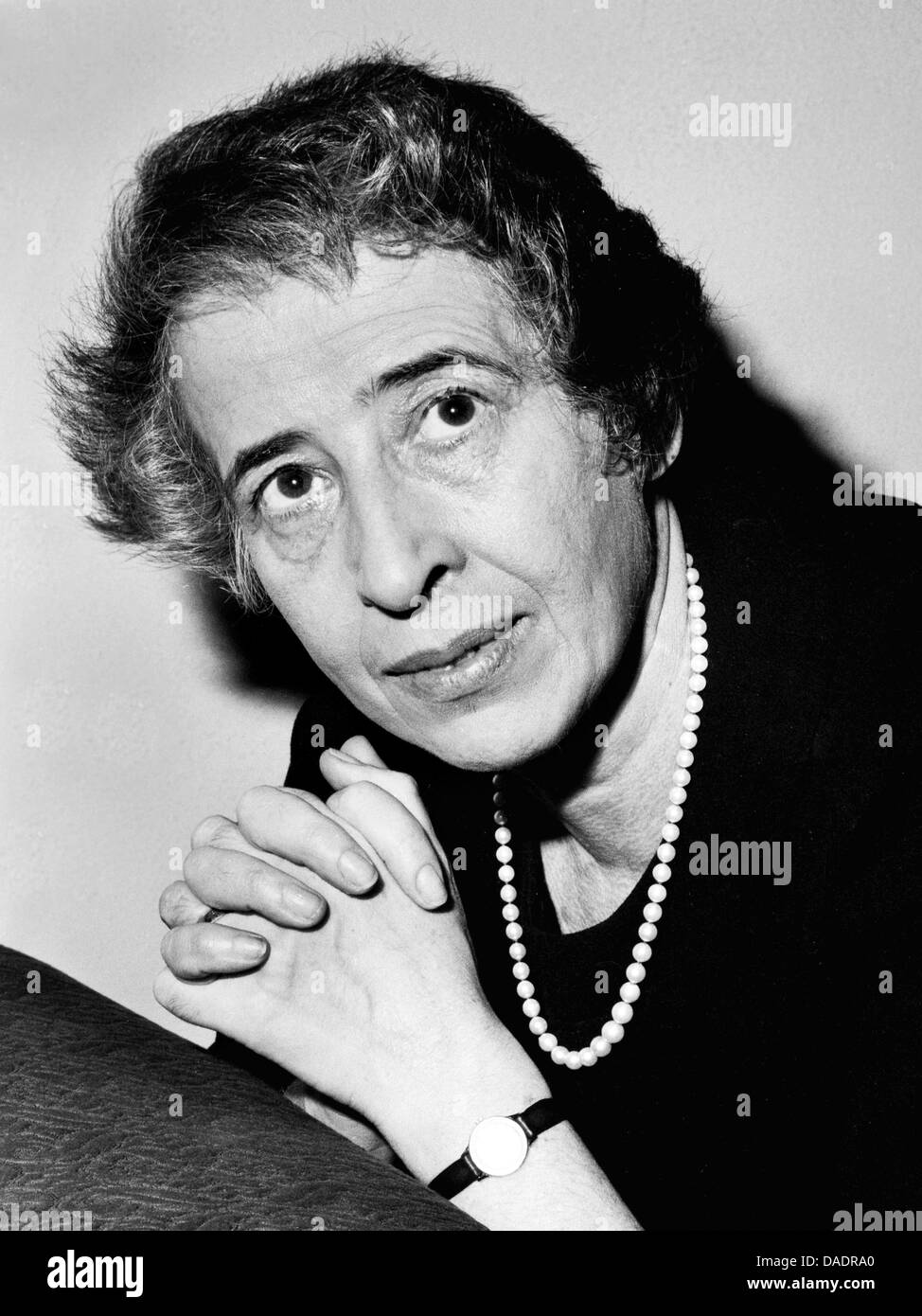 Hannah Arendt im Jahr 1960. Porträt von Fotograf Fred Stein (1909 ...