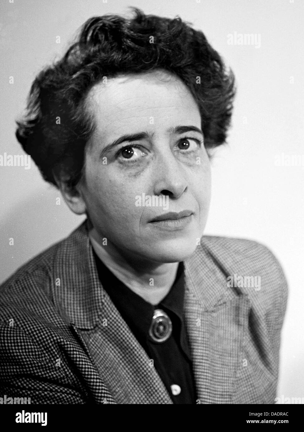 Hannah Arendt im Jahr 1941. Porträt von Fotograf Fred Stein (1909 ...