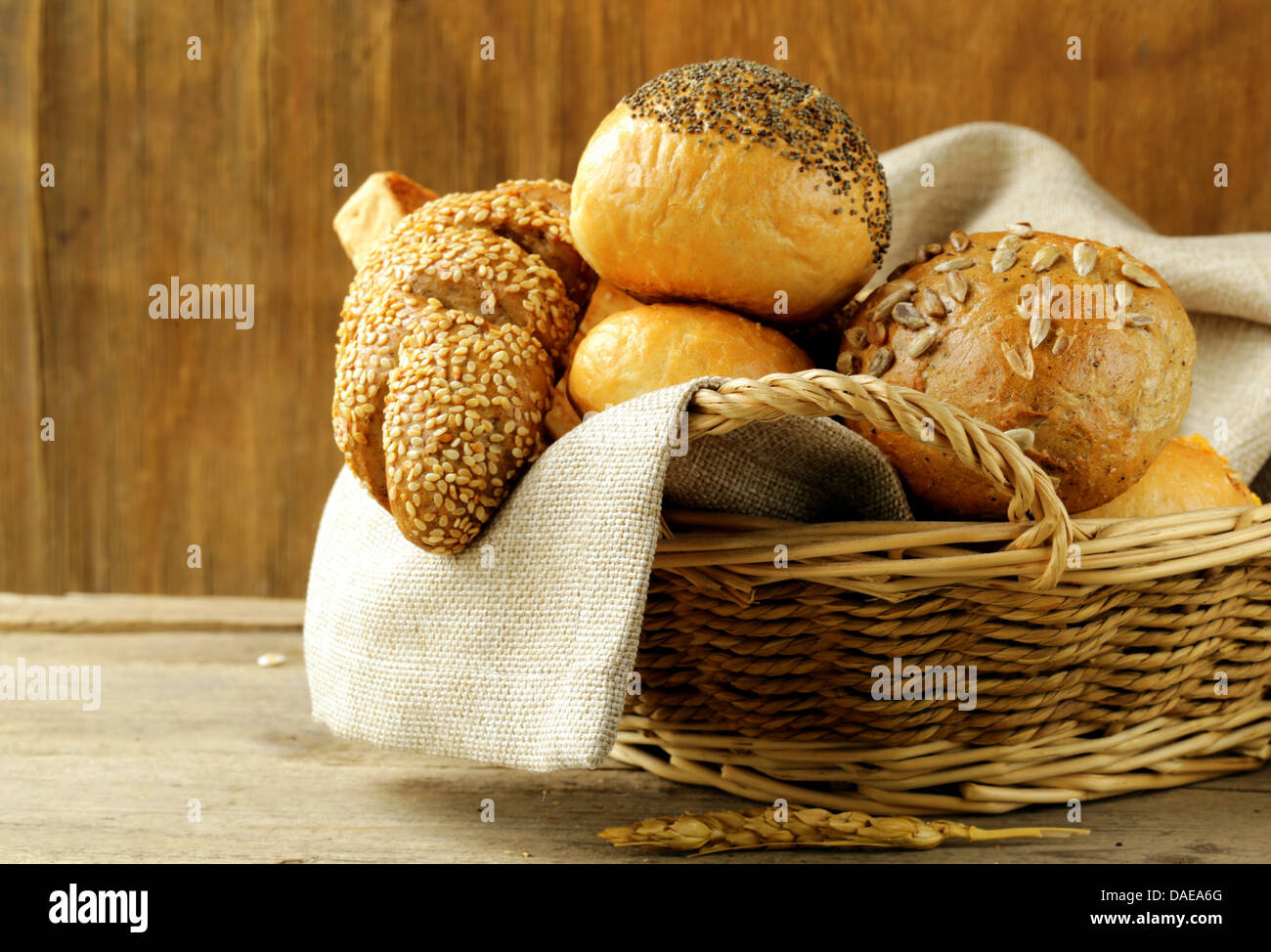 Verschiedene arten von brot roggenbrot -Fotos und -Bildmaterial in ...