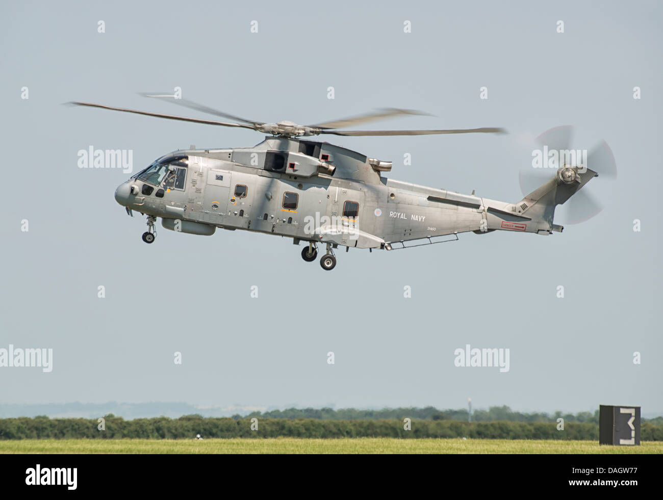 Royal Navy Hubschrauber zeigt eine Augusta Westland Merlin EH-101 auf ...