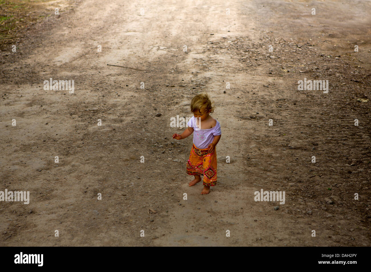 Niño libre -Fotos und -Bildmaterial in hoher Auflösung – Alamy
