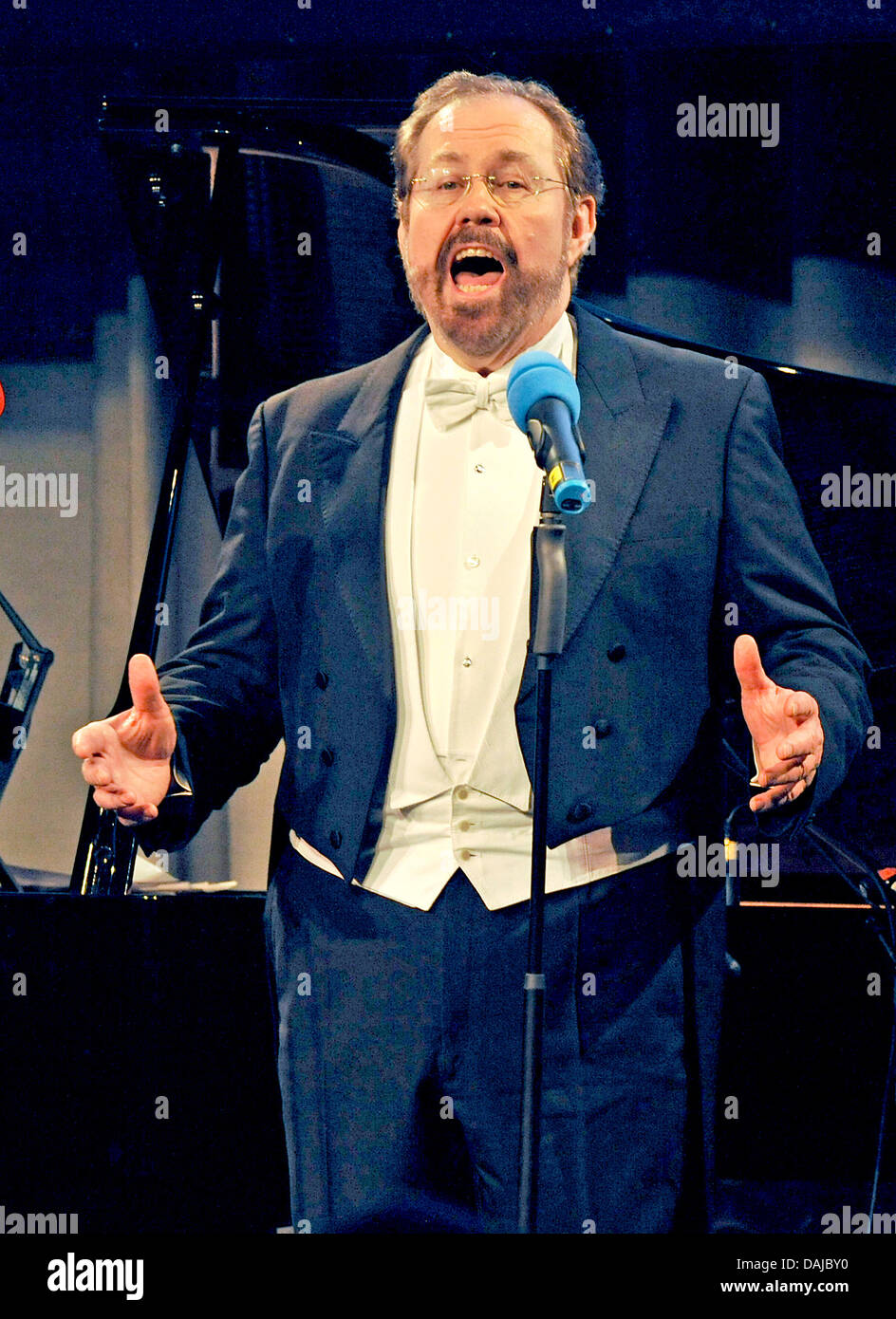 Basso profundo -Fotos und -Bildmaterial in hoher Auflösung – Alamy