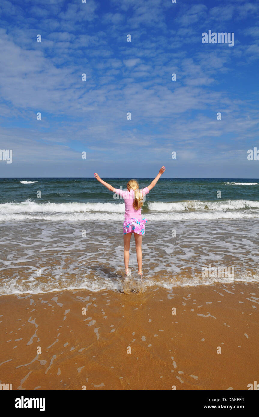 Sprung in die wellen Stockfotos und -bilder Kaufen - Alamy