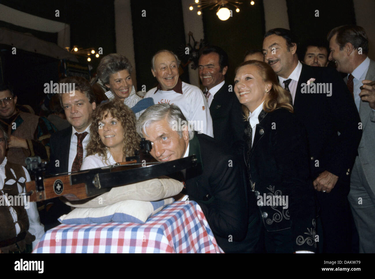 (DATEI) Eine Archivfoto vom 1. Oktober 1980 zeigt Gunter Sachs (C ...