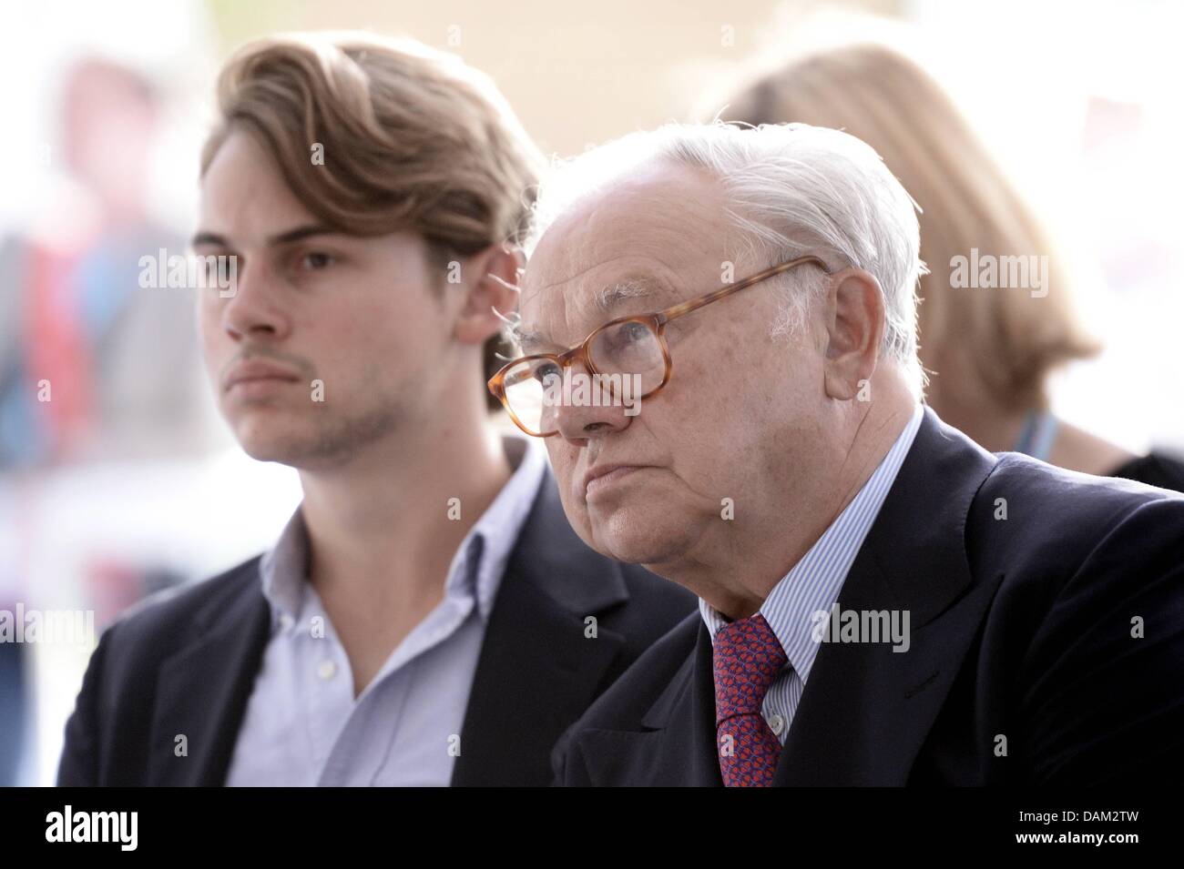 München/Deutschland - Juli 15: Prof. Hubert Burda (r.) und sein Sohn ...
