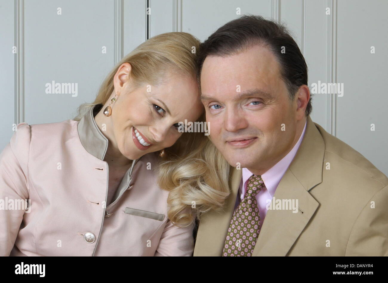 Eine undatierte Datei Bild zeigt Alexander Graf Zu Schaumburg-Lippe und ...