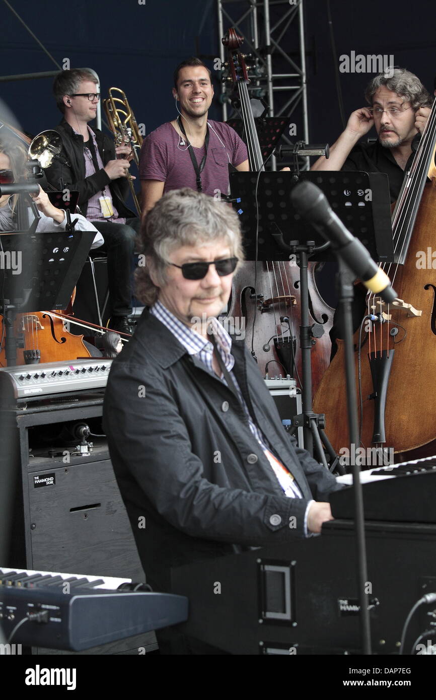 Keyboard player deep purple don -Fotos und -Bildmaterial in hoher ...