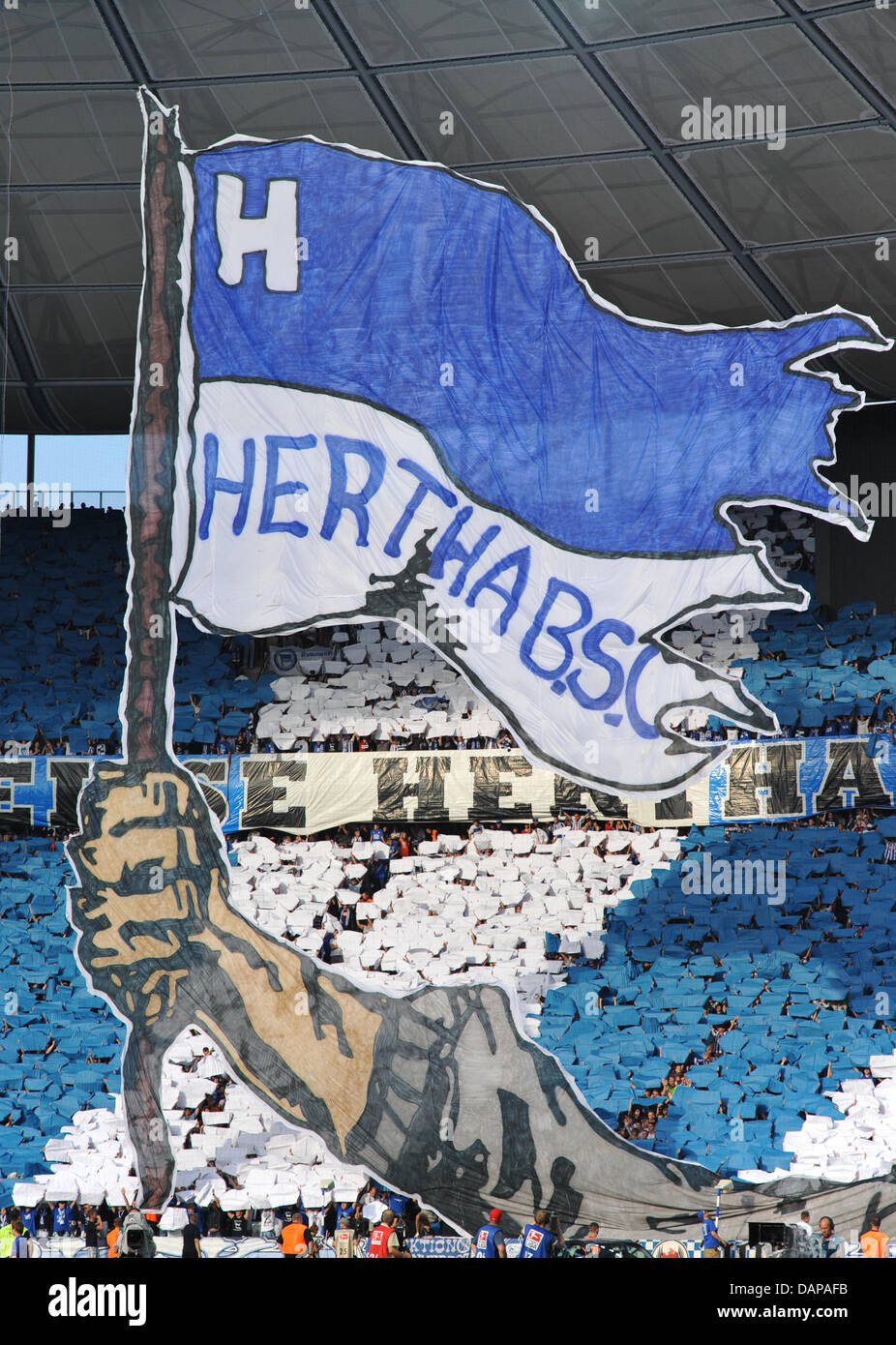 Berlin hertha bsc fans olympic -Fotos und -Bildmaterial in hoher ...